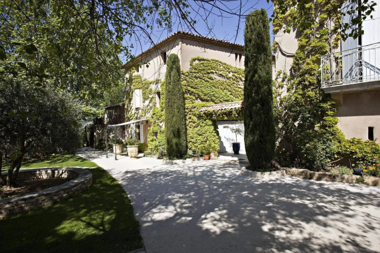 Hotel The Originals&nbsp;Le Mas De Guilles (Ex Relais Du Silence) - Lourmarin