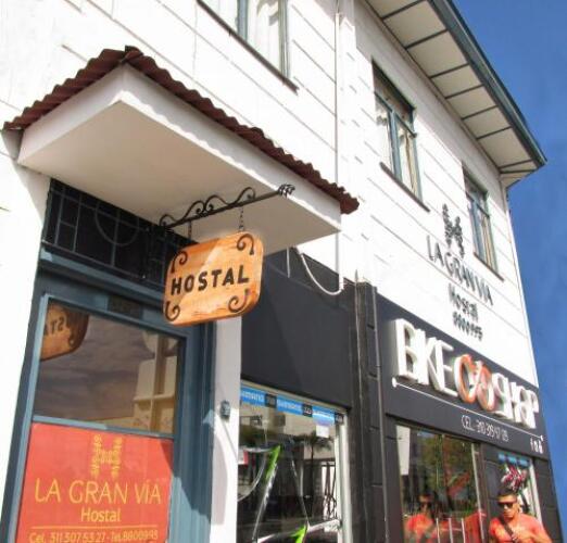 La Gran Via Hostal - Manizales