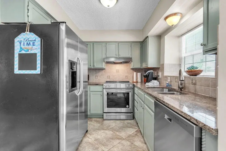 Sunset Reef 112 - Madeira Beach, FL