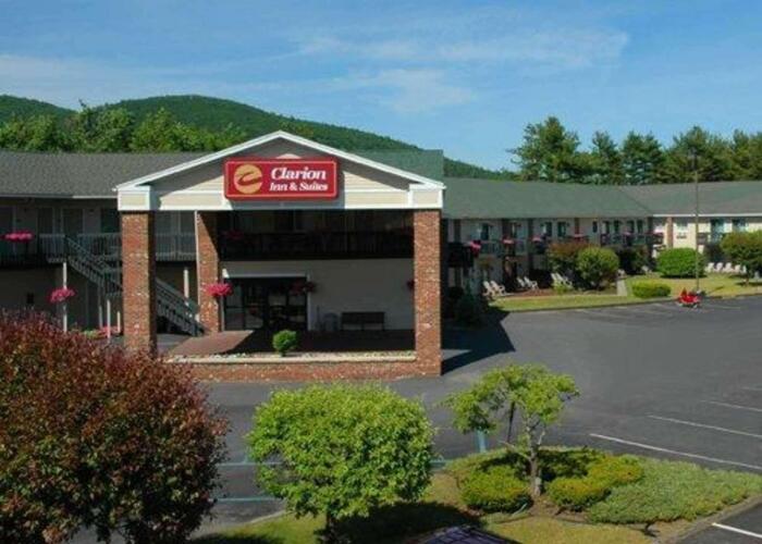 Clarion Inn & Suites At The Outlets Of Lake George - Glens Falls, NY