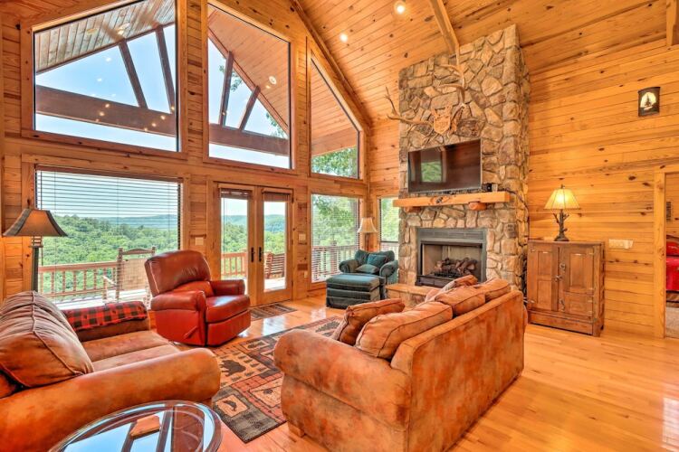 Peaceful Cabin W/ Deck + Scenic Mtn Views! - 墨爾本