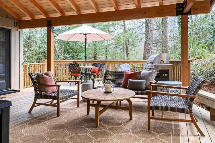 Lush Mirror Lake Cottage Rental W/ Private Deck - Highlands, NC