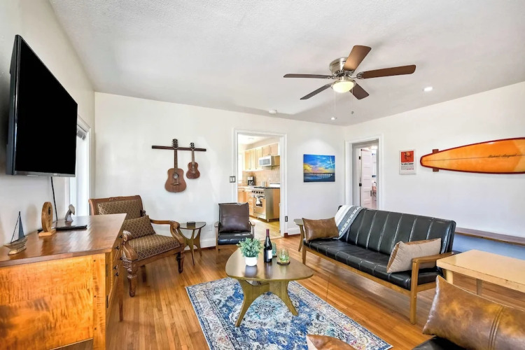 Vintage Beach Bungalow - For 6! - Carlsbad, CA