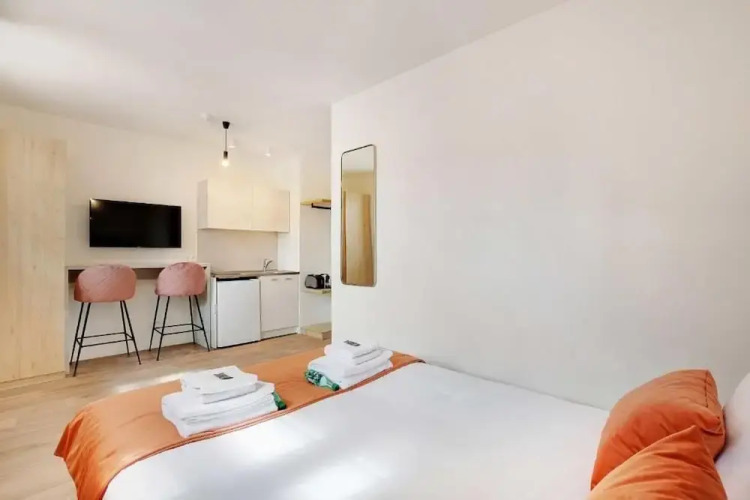 La Lumière De Paris - Levallois-Perret