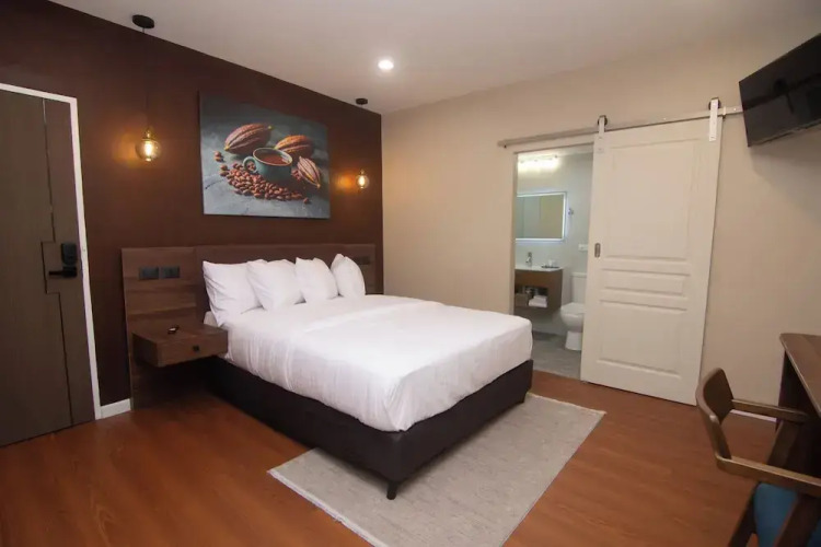 Tstays Smart Hotel - Port of Spain