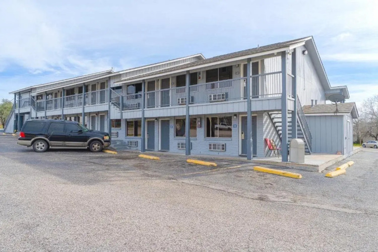 Regency Inn By Oyo Three Rivers - Three Rivers, TX