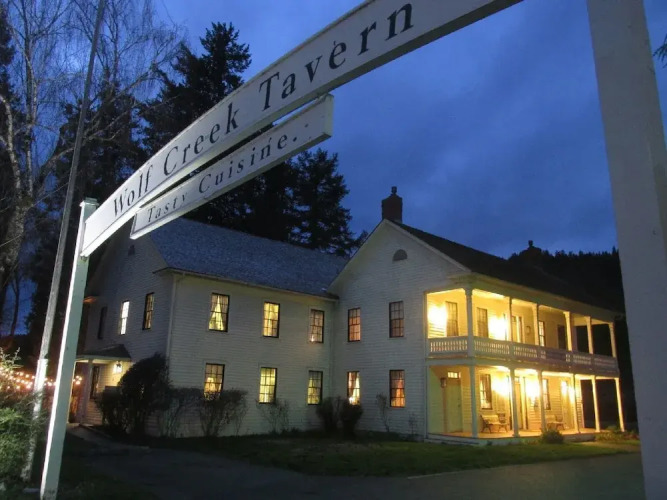 Wolf Creek Inn & Tavern - Oregon