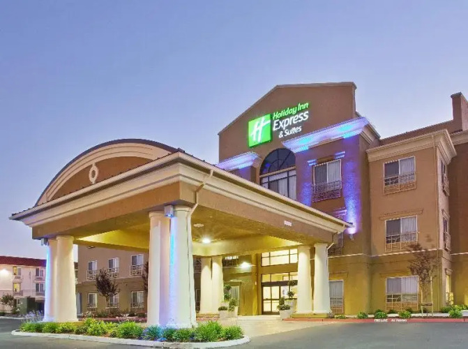 Holiday Inn Express & Suites Salinas - Moss Landing, CA