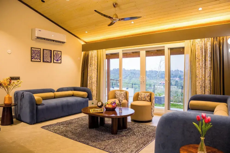 Elivaas Esh Cottage Willow | Hillside 1-room With Lush Garden, Common Pool Location - Goa