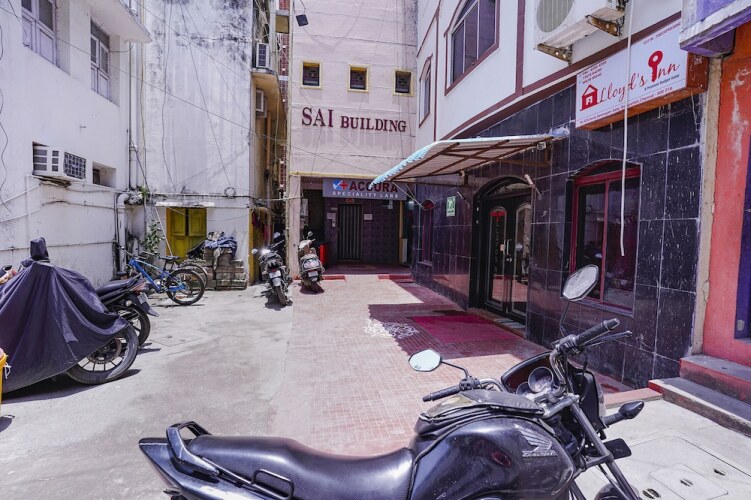 Fabexpress Lloyds Inn I - Chennai