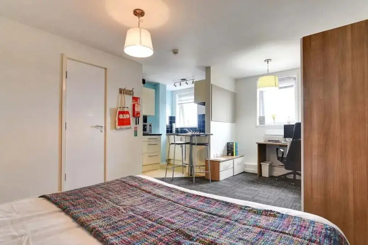 Student Spacious Studio At Islington Ii - London