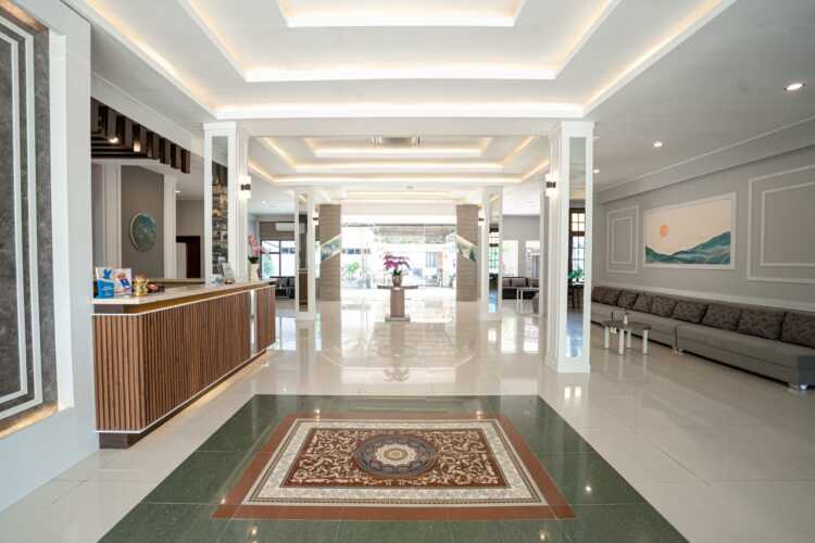 Front One Hk Resort - Semarang