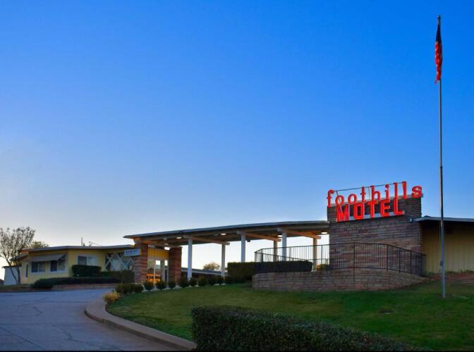 The Foothills Motel - Auburn, CA