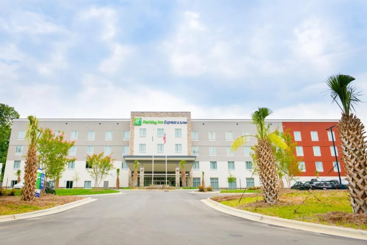 Holiday Inn Express & Suites : Charlotte Airport - 