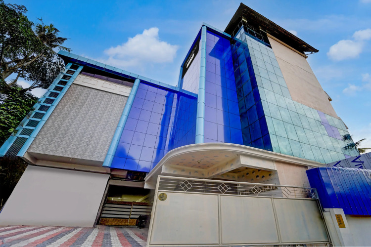 Super Townhouse Green Field Stadium Karyavattom - Thiruvananthapuram