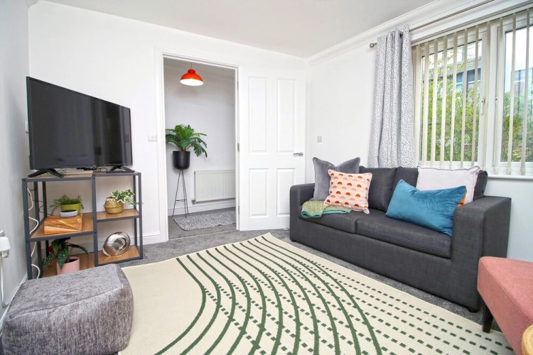Isla House - Newport City Centre - Sleeps 7 - Newport