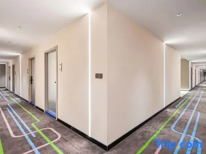 Wanyoo Esports Hotel (Nanjing Jiangning Dongshan Subway Station) - Nanjing