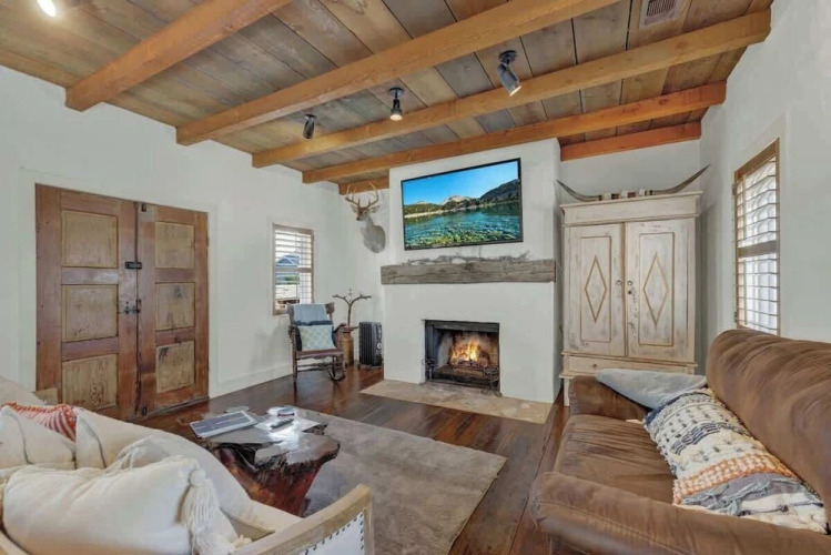 Texas Two Step Guesthouse - Fredericksburg