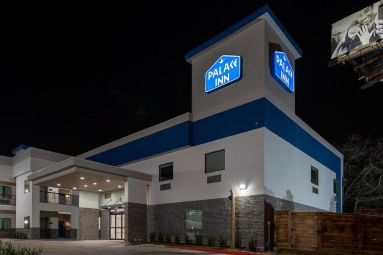 Palace Inn Blue Iah East - Humble, TX