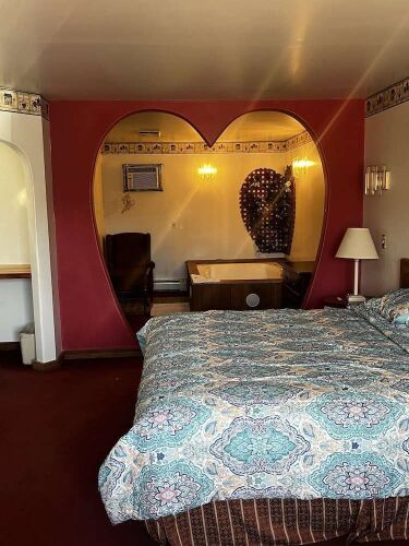 Grand Howell Inn - Brighton, MI