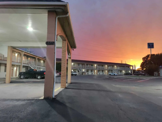 Great Western Inn & Suites - Saginaw - Saginaw, TX