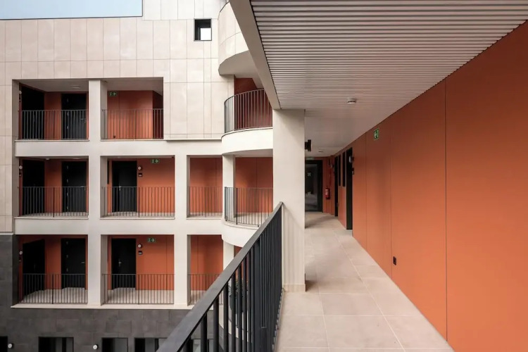 Apartamentos Luna Suites Granada - Granada