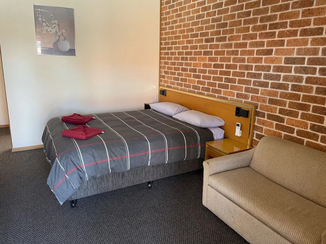 True Blue Motor Inn - West Wyalong