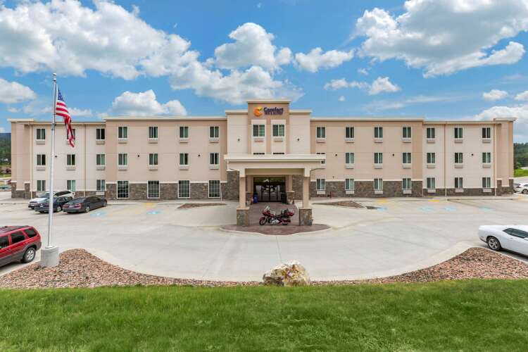 Comfort Inn & Suites Near Mt. Rushmore - Hill City, SD