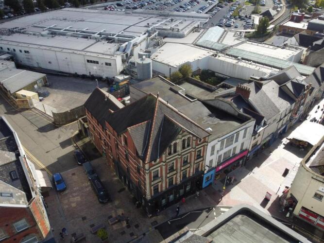 Gorgeous, Comfortable Apartment On The High Street - Zuid-Wales