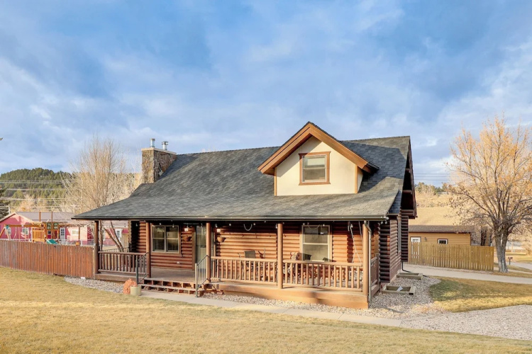Walk To Main St! Modern Sturgis Cabin W/ Yard - Sturgis, SD