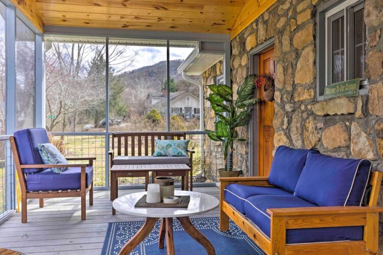 Screened Porch: 'The Rock Cottage' In Hot Springs - Hot Springs, NC
