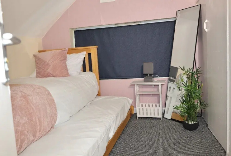 Nottingham - 5 Beds - Sleeps 11 - Garden - Parking - Nottingham