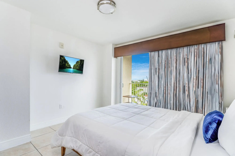 South River Suites - Doral, FL