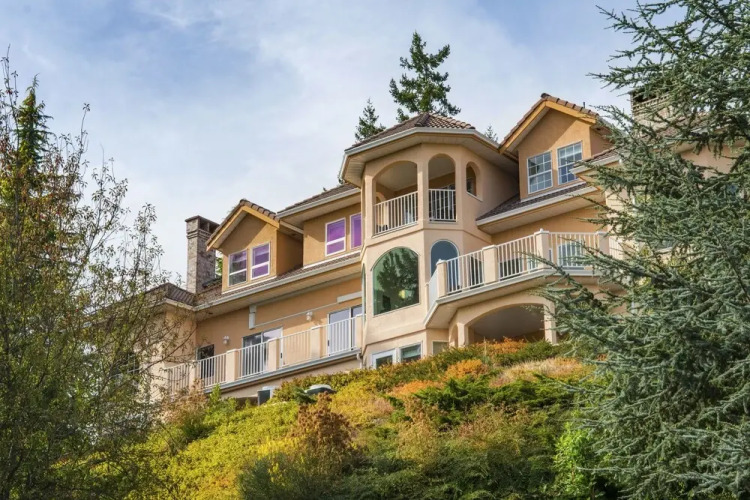 Villa Eyrie Resort - San Juan Islands, WA