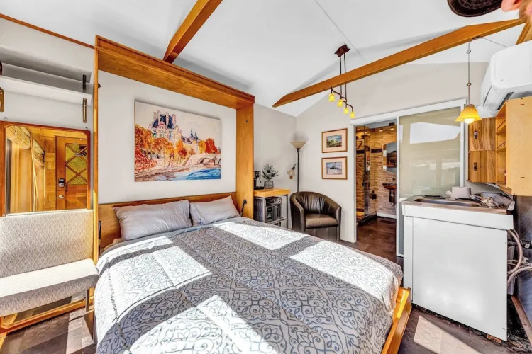 Snuggle Inn A Romantic Couples Retreat! - Monterey, CA