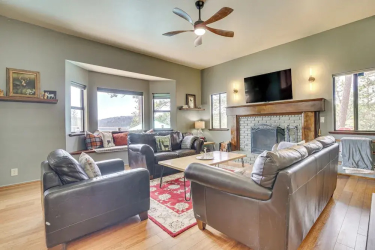 Partial Lake Arrowhead View: Cabin W/ Game Room! - Lake Arrowhead