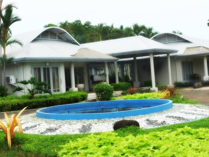 Padang Golf Modern - Jakarta