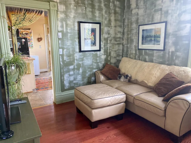 Upstairs At Thevictorian - Lush Walkable And Dog-friendly Retreat - Steps From Downtown Bellingham - Bellingham, WA