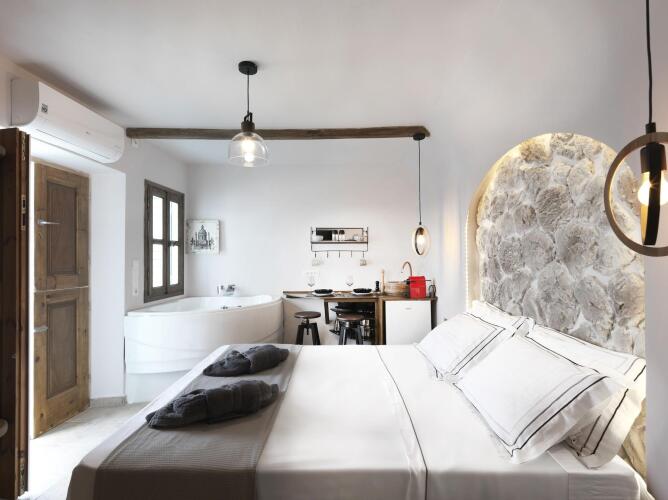 Secret Gem Suites - Oia