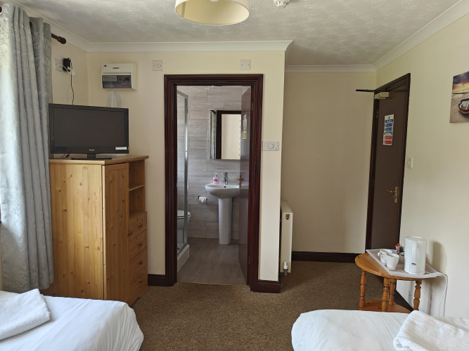 Little Foxes Hotel & Gatwick Airport Parking - Crawley