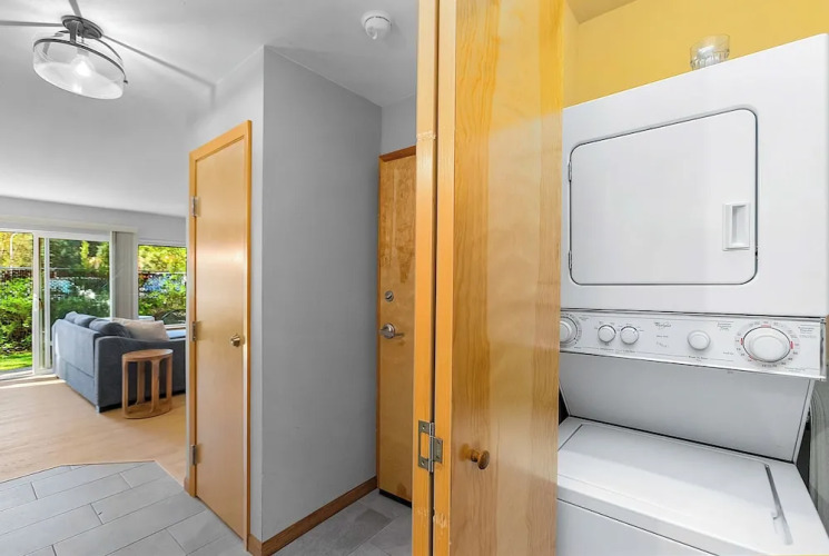 Icicle Village Blizzard Pool Parking - Leavenworth, WA