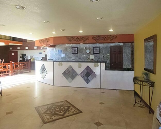 Rose City Inn & Suites - Chandler, TX