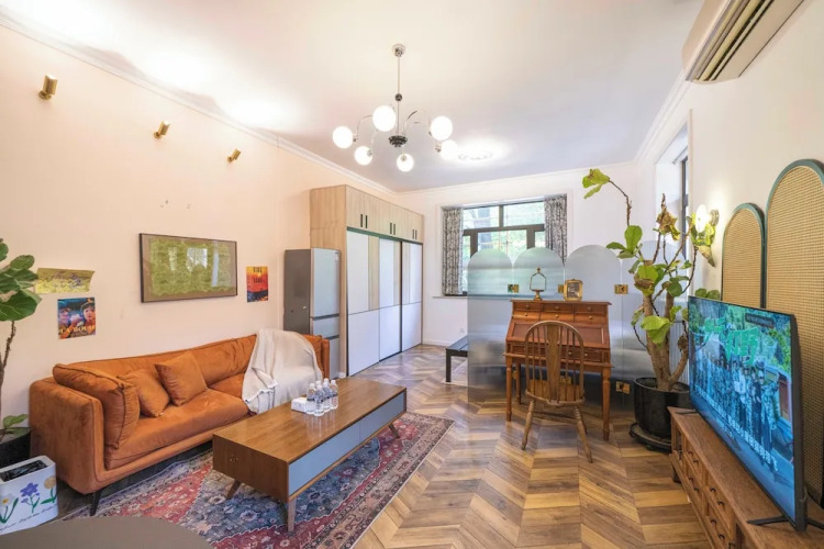 Book And Bed-jingan Temple - Shanghai