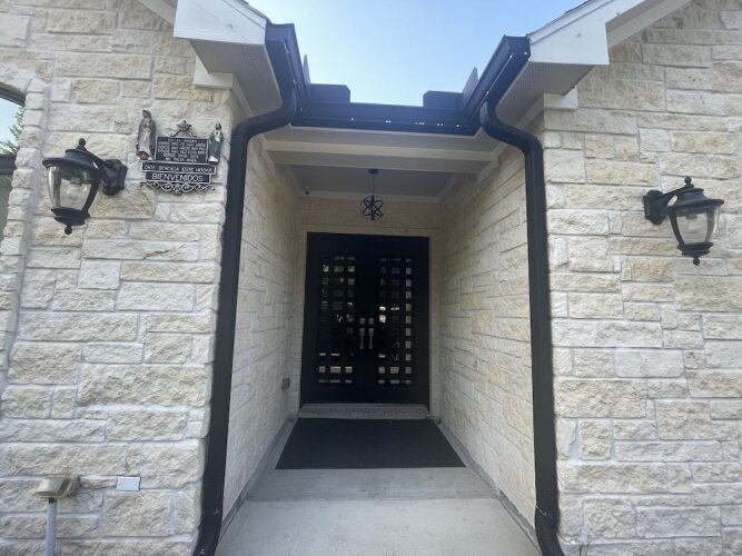 Iah Spheric Mini-mansion - Humble, TX