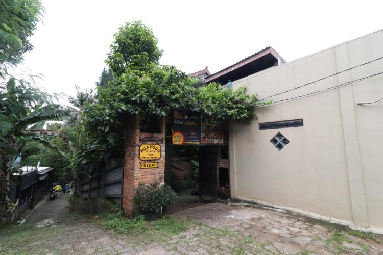 Nila House Sharia Family Home Stay - Depok