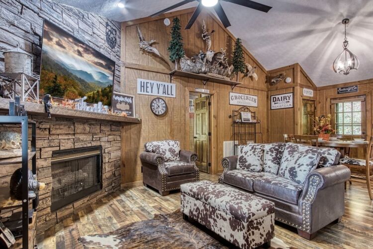 Er26 - Sasquatch Inn - Great Location! Close To Town Resort Pool! 2 Bedroom Cabin By Redawning - Pigeon Forge, TN