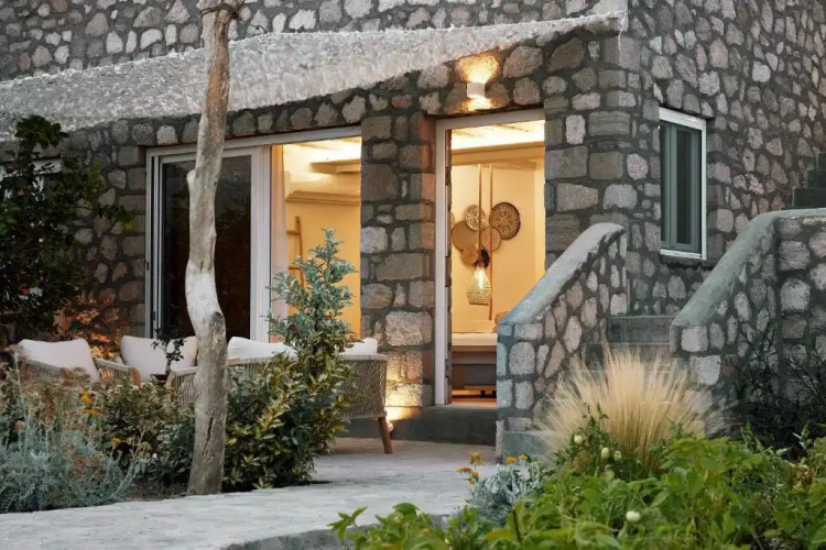 Nirome Luxury Suites - Milos