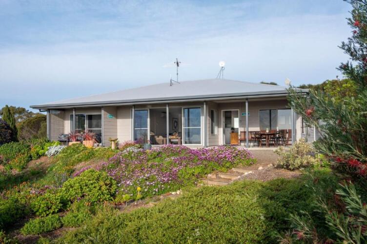 Emu Bay Holiday Homes - Emu Bay