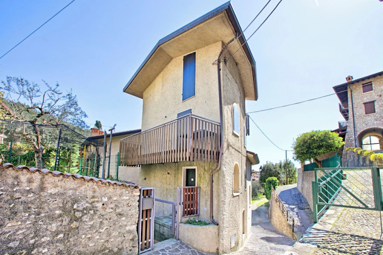 Lemon House With Shared Pool - Gardone Riviera