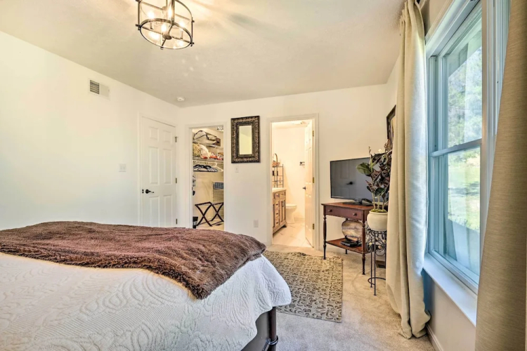 Berkeley Springs Vacation Home W/ Fire Pit! - Berkeley Springs, WV